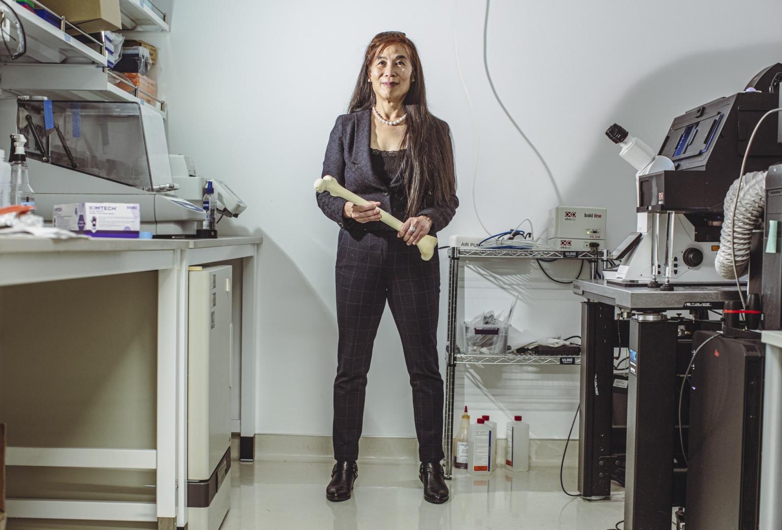 Constance Chu’s Joint Ventures | Harvard Medicine Magazine